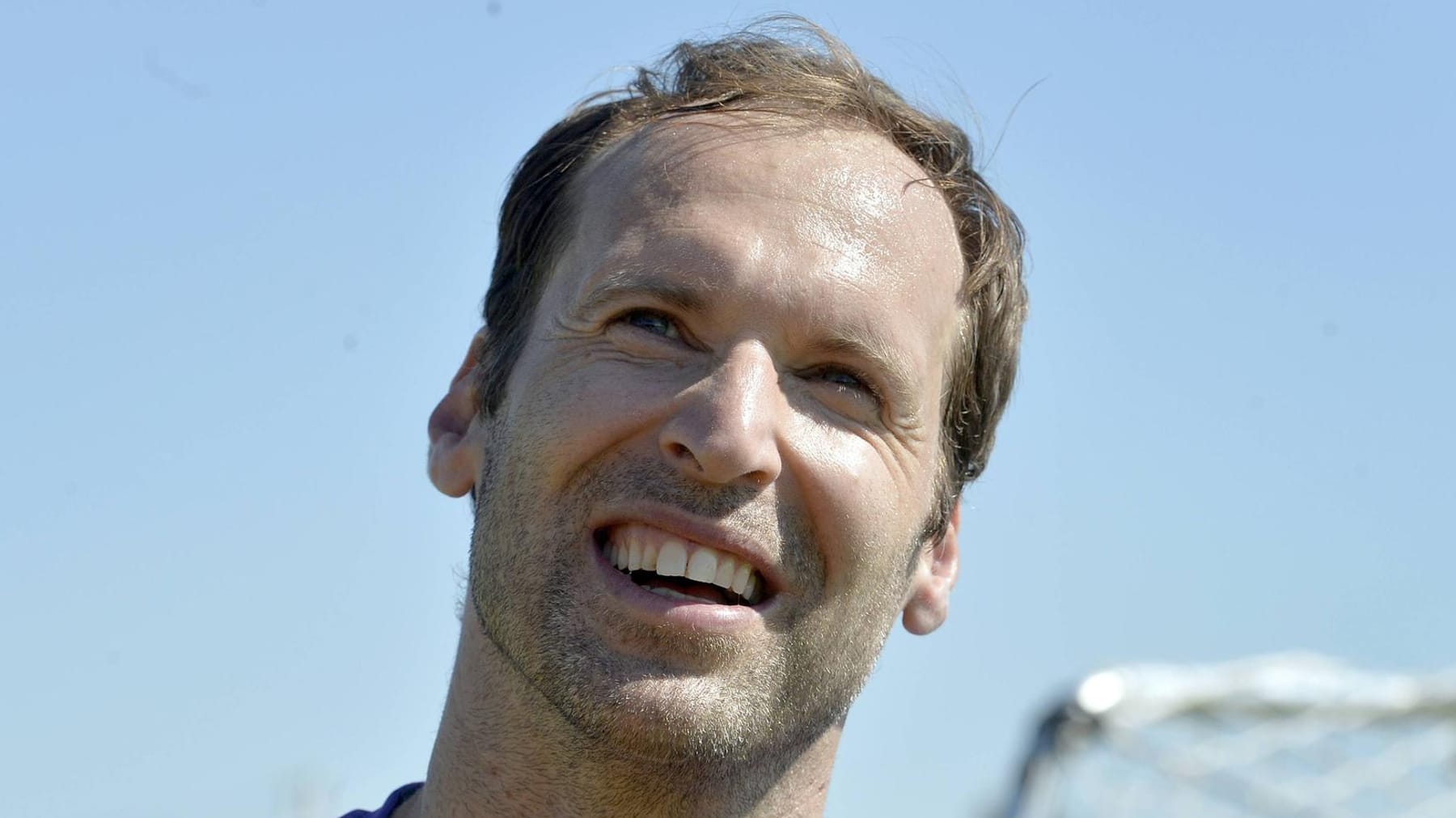 Ex-Chelsea-Star Petr Cech wird bei Eishockey-Debüt zum Helden Ex-Chelsea-Star Petr Cech wird bei Eishockey-Debüt zum Helden