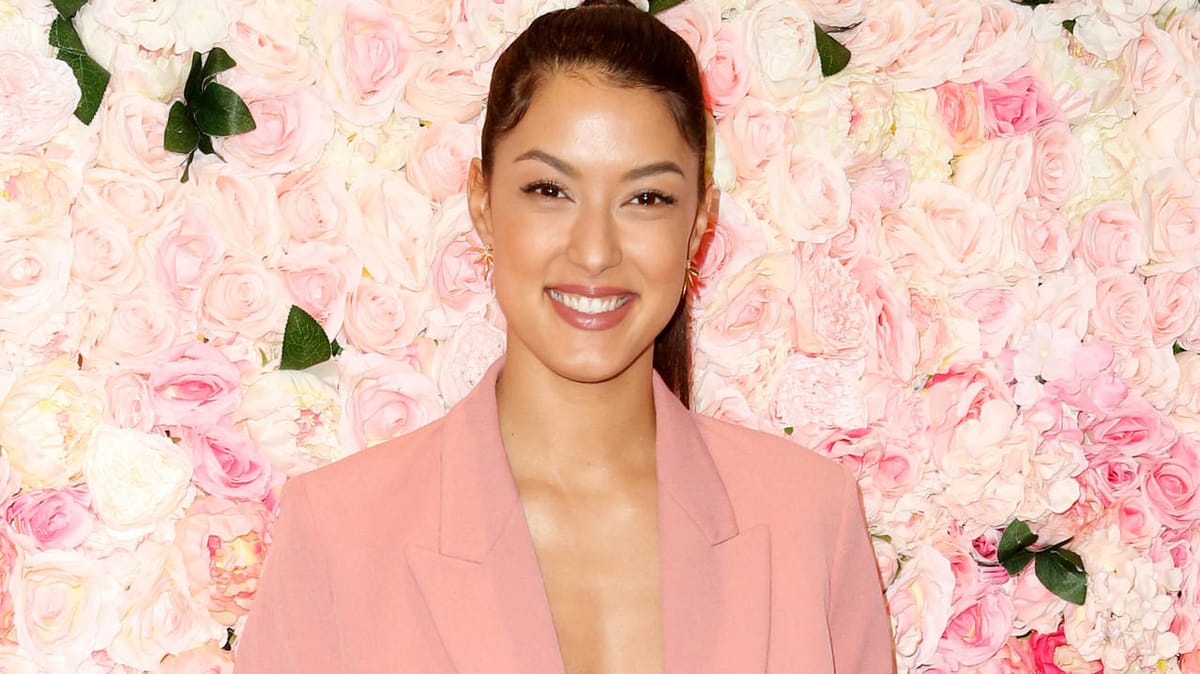 Rebecca Mir: Model meldet sich mit Dessous-Shooting nach Geburt zurück