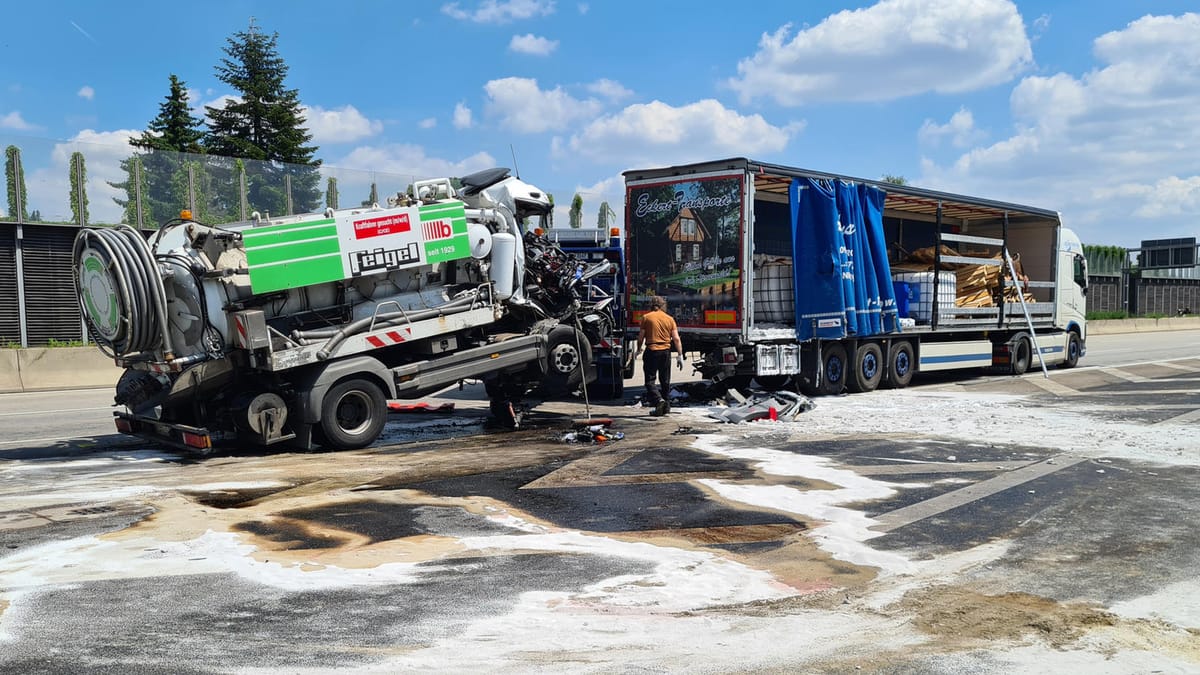 A113 Köpenick: Zwei Tote bei schwerem LKW-Unfall in Berlin