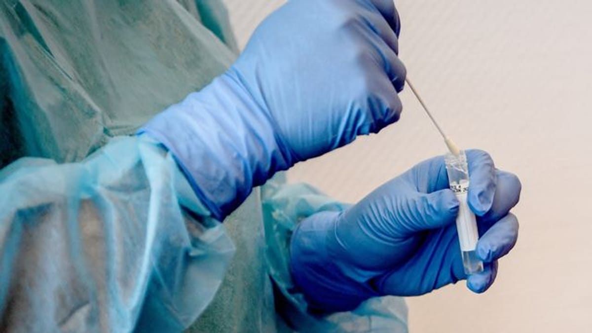 Corona-Infektionszahlen bei Schülern sinken weiter Corona-Infektionszahlen bei Schülern sinken weiter