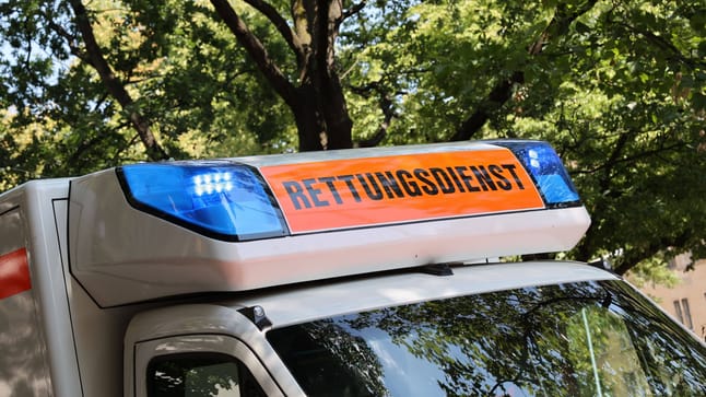 Tschernitz/Brandenburg: Auto prallt gegen Baum – zwei Tote