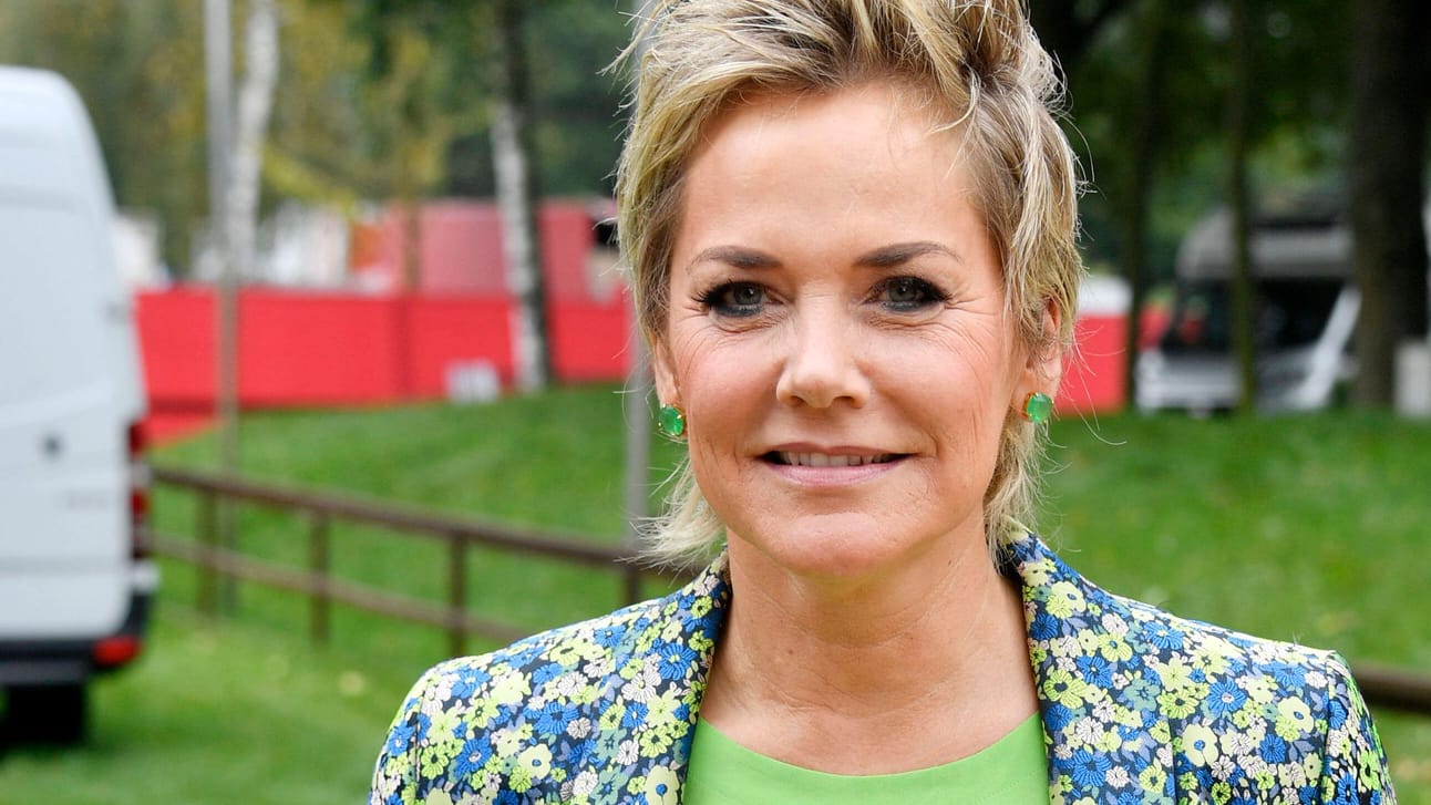 "Bauer sucht Frau"-Moderatorin Inka Bause kritisiert erste Staffeln: "Trash oder Gefühle?"