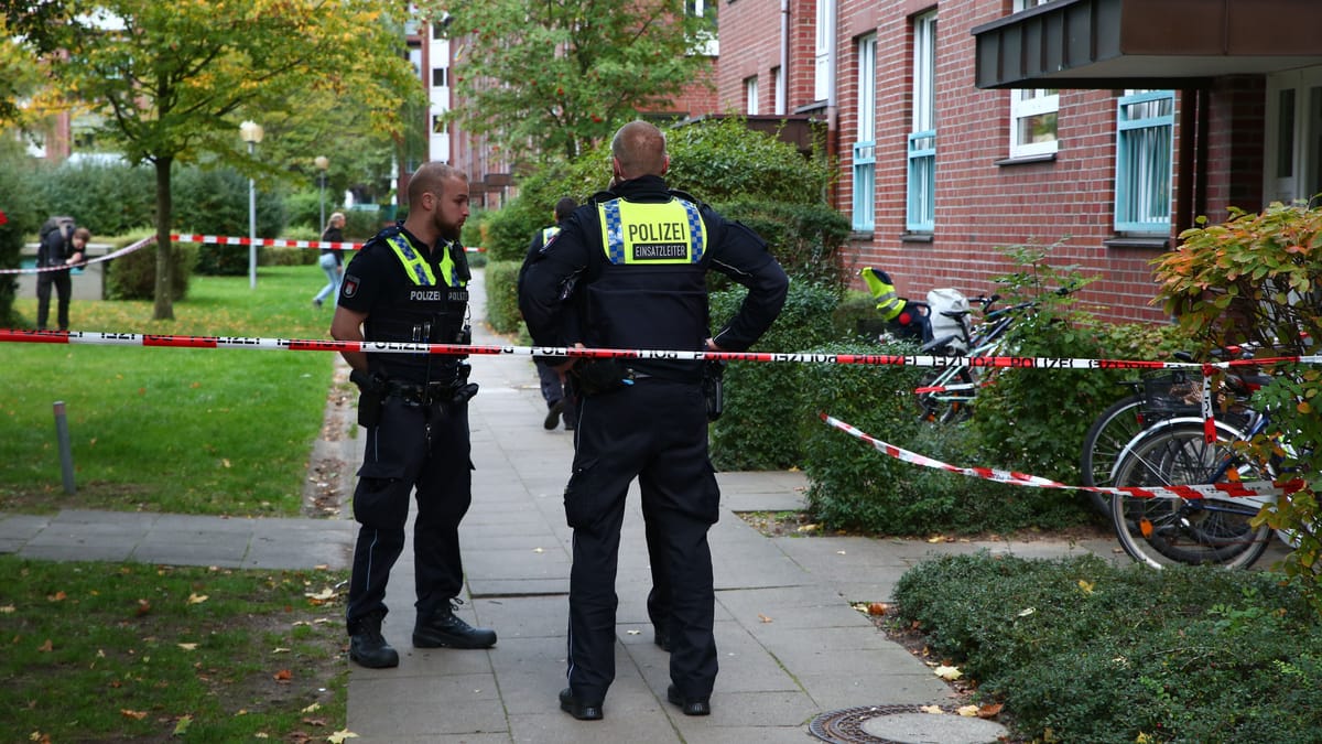 Hamburg: Mann sticht mit Messer mehrmals auf anderen ein – schwer verletzt Hamburg: Mann sticht mit Messer mehrmals auf anderen ein – schwer verletzt