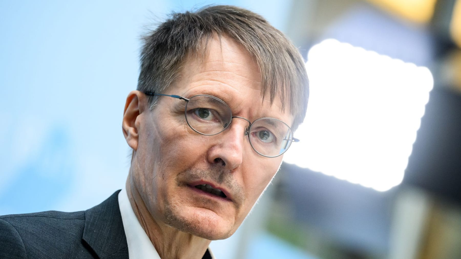 Karl Lauterbach: Bald wieder Maskenpflicht in Innenräumen?