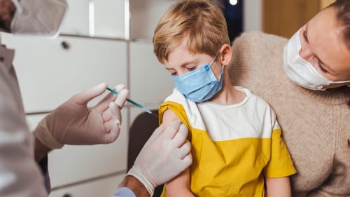Corona: Stiko empfiehlt Impfung für vorerkrankte Kinder Corona: Stiko empfiehlt Impfung für vorerkrankte Kinder