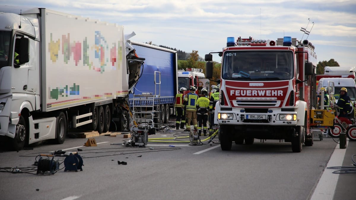 Bayern | Schwerer Lkw-Unfall auf A9 bei Nürnberg: Polizei fassungslos über Gaffer