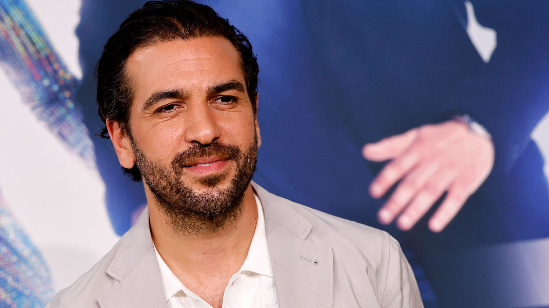 Elyas M'Barek verwirrt Fans mit Pärchenfoto