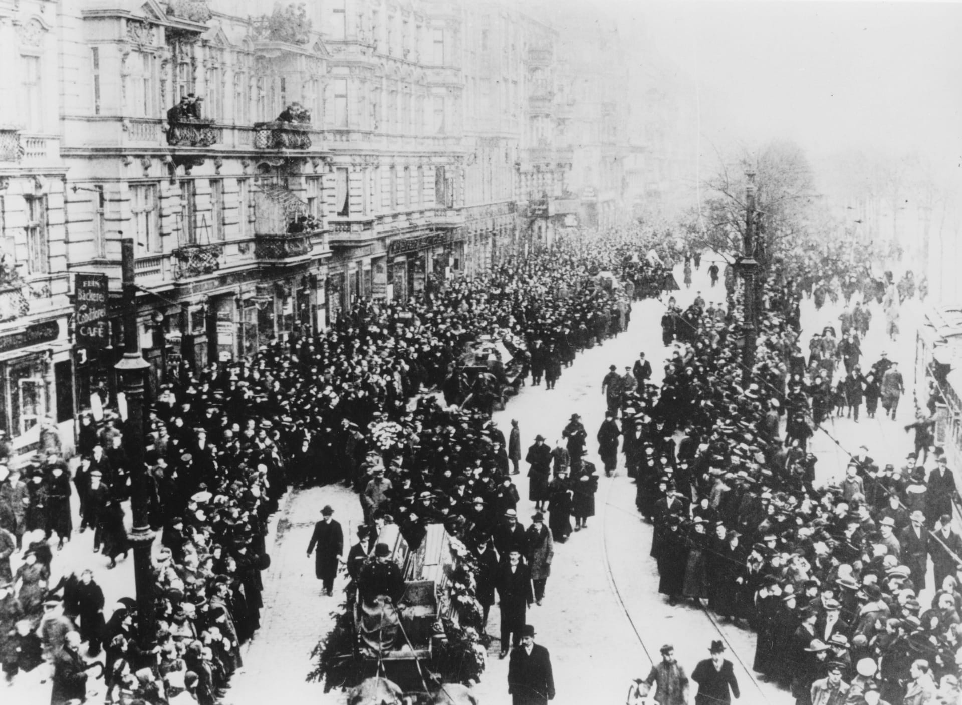 Historisches Bild: Täglich bei t-online.de