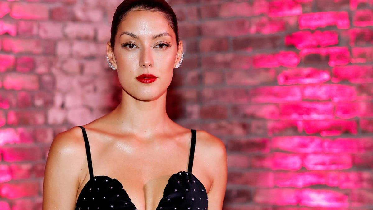 Rebecca Mir: GNTM-Star in knappem Wow-Kleid