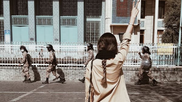 Iran | Expertin: "Das scheuen die Menschen wie der Teufel das Weihwasser"