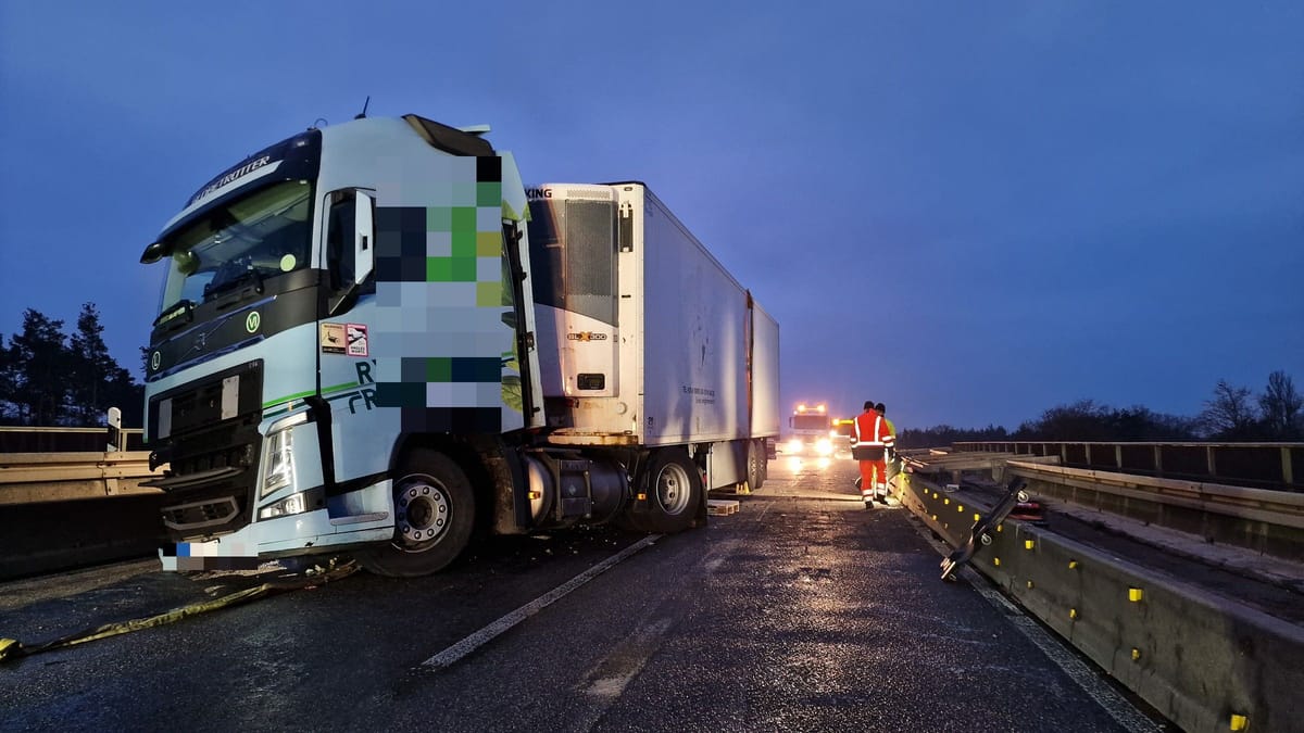Lkw-Fahrer mit 2 Promille beschädigt Brücke: Sperrung A60 Richtung Frankfurt