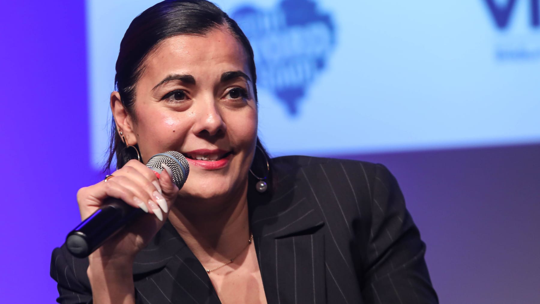 Bremen Bürgerschaftswahl: Rapperin Lady Bitch Ray hat Bitte an Wähler