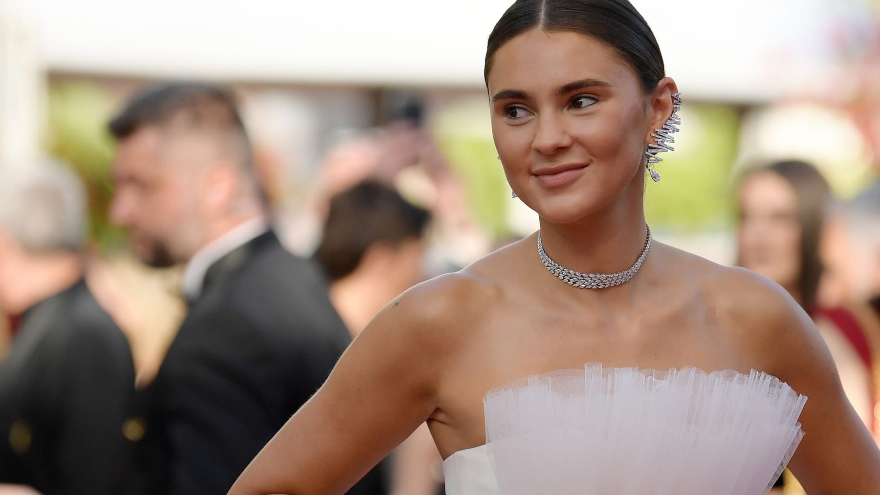 GNTM-Star: Stefanie Giesinger posiert im Leder-BH