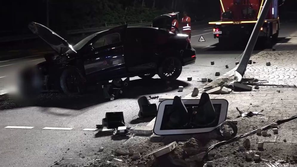 Hof: Unfall bei illegalem Autorennen in Franken