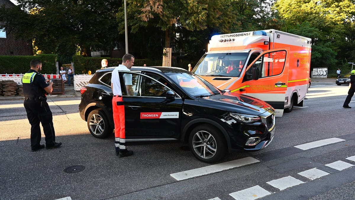 Hamburg: Unfall mit RTW – Schwangere Frau verletzt