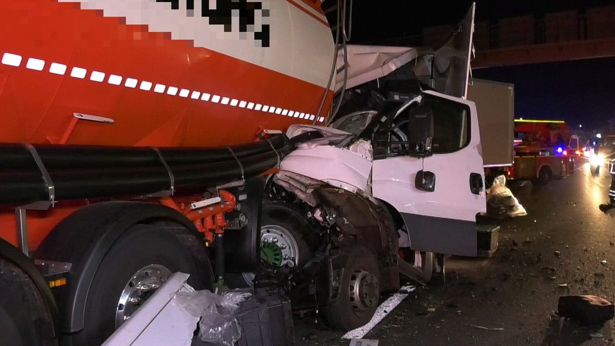 A7 bei Hamburg: Autobahn gesperrt – Lkw-Fahrer tot