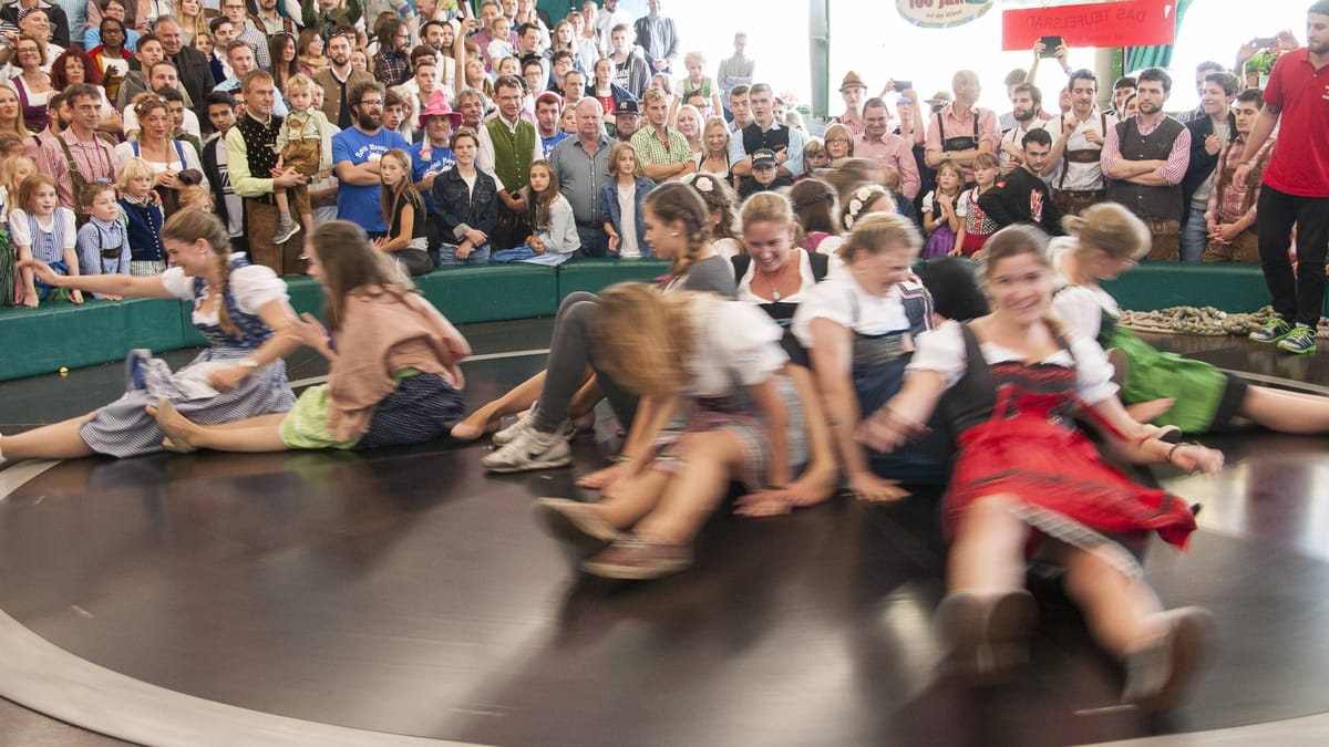Oktoberfest München: Das sagen Besucher zum Upskirting beim Teufelsrad