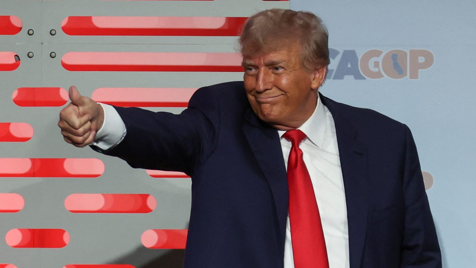 Donald Trump imitiert Präsident Joe Biden: "Wo zum Teufel bin ich?"