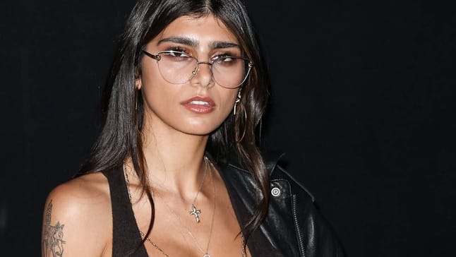 "Playboy" beendet Zusammenarbeit mit Pornostar Mia Khalifa nach Palästina-Post