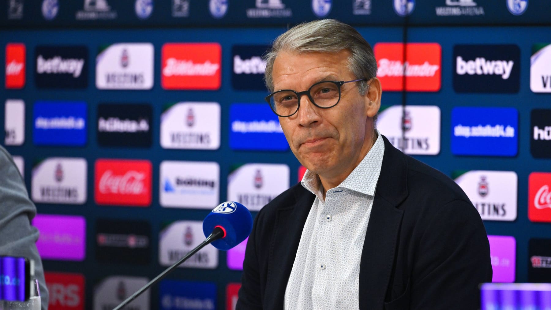 2. Bundeliga: Schalke trennt sich von Peter Knäbel – André Hechelmann ... 2. Bundeliga: Schalke trennt sich von Peter Knäbel – André Hechelmann ...