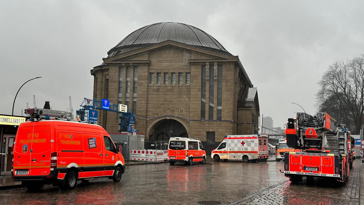 Hamburg: Zwei Arbeiter bei Unfall im Alten Elbtunnel verletzt