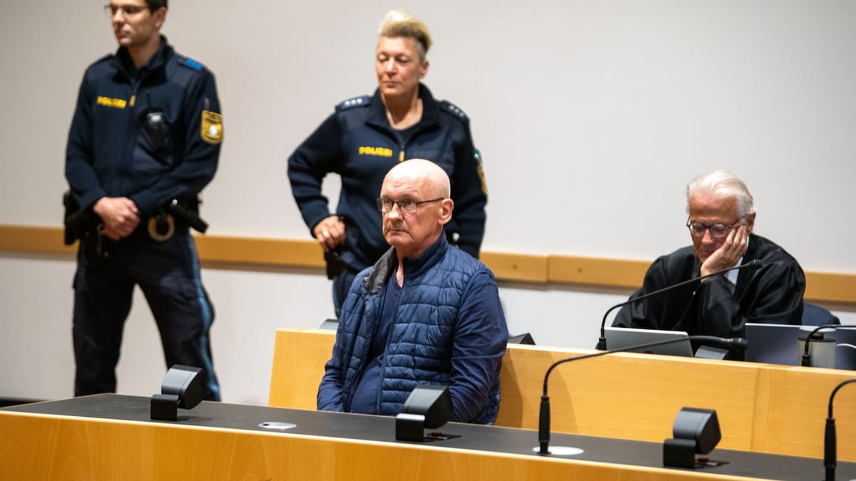 Drei Nachbarn in Treppenhaus erschossen - lebenslange Haft