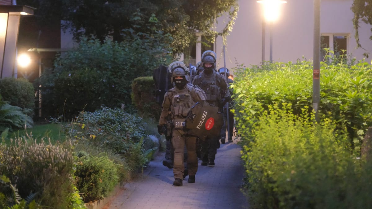 Hamburg: Mann bedroht Kinder mit Waffe – SEK-Einsatz in Billstedt