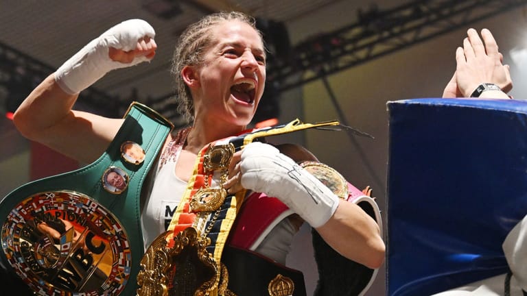 Tina Rupprecht historisch: Deutsche Boxerin vereinigt WBC-, WBO- und WBA-Titel