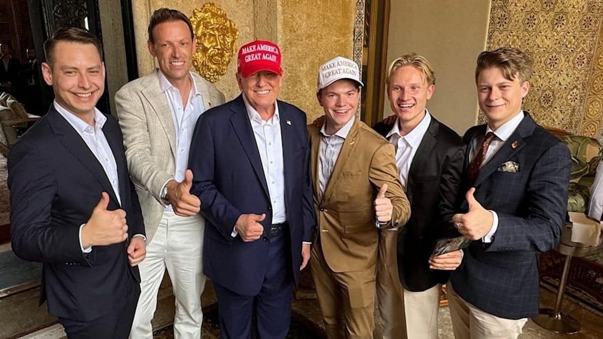 AfD-Politiker posiert mit Trump und rechten Influencern in Mar-a-Lago