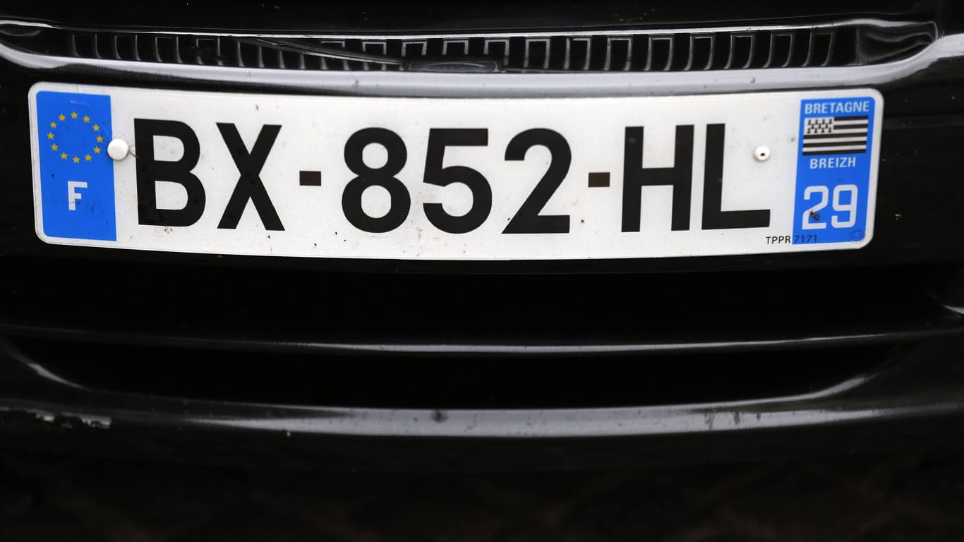 Frankreich: Autokennzeichen mit I, O und U verboten – das ist der Grund