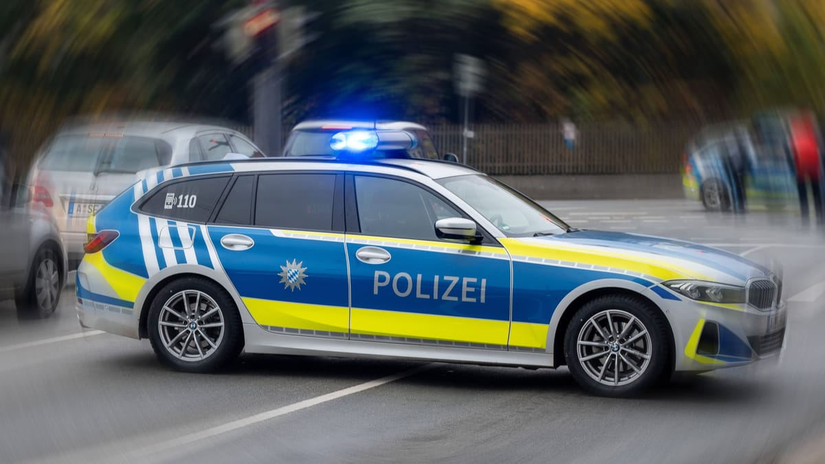 Verfolgungsjagd in Fürth: Mann rast der Polizei mit 140 km/h davon