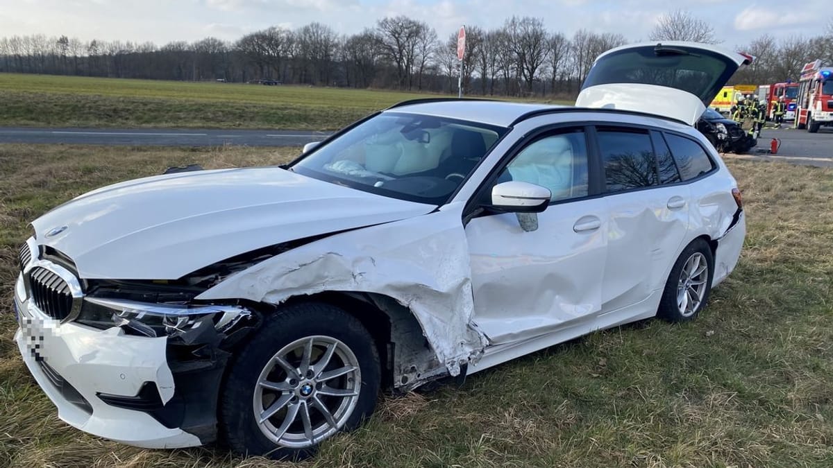 Hamburg: Sieben Verletzte bei schwerem Unfall auf B3