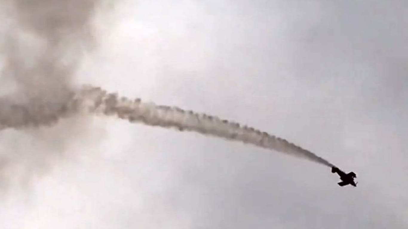 Australien: Flugzeug gerät ins Trudeln und stürzt ab