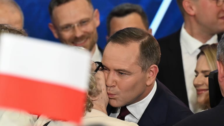 Kopf-an-Kopf-Rennen in Polen: Pro-europäischer Kandidat knapp vorn