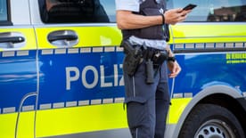 Auschwitz-Tätowierer: Die Geschichte hinter Nummer 32407