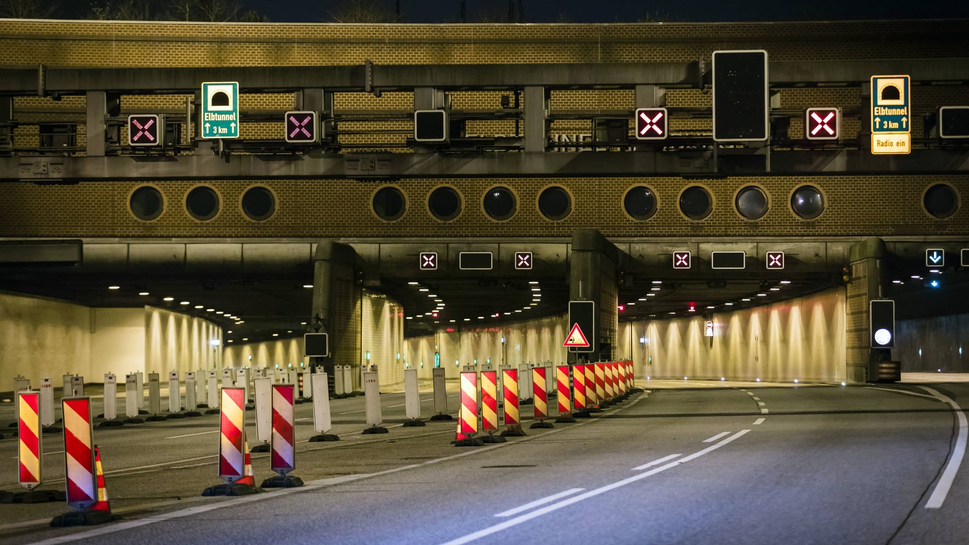 Hamburg: Sperrung von Elbtunnel und A7 startet am Freitag – Mega-Stau droht