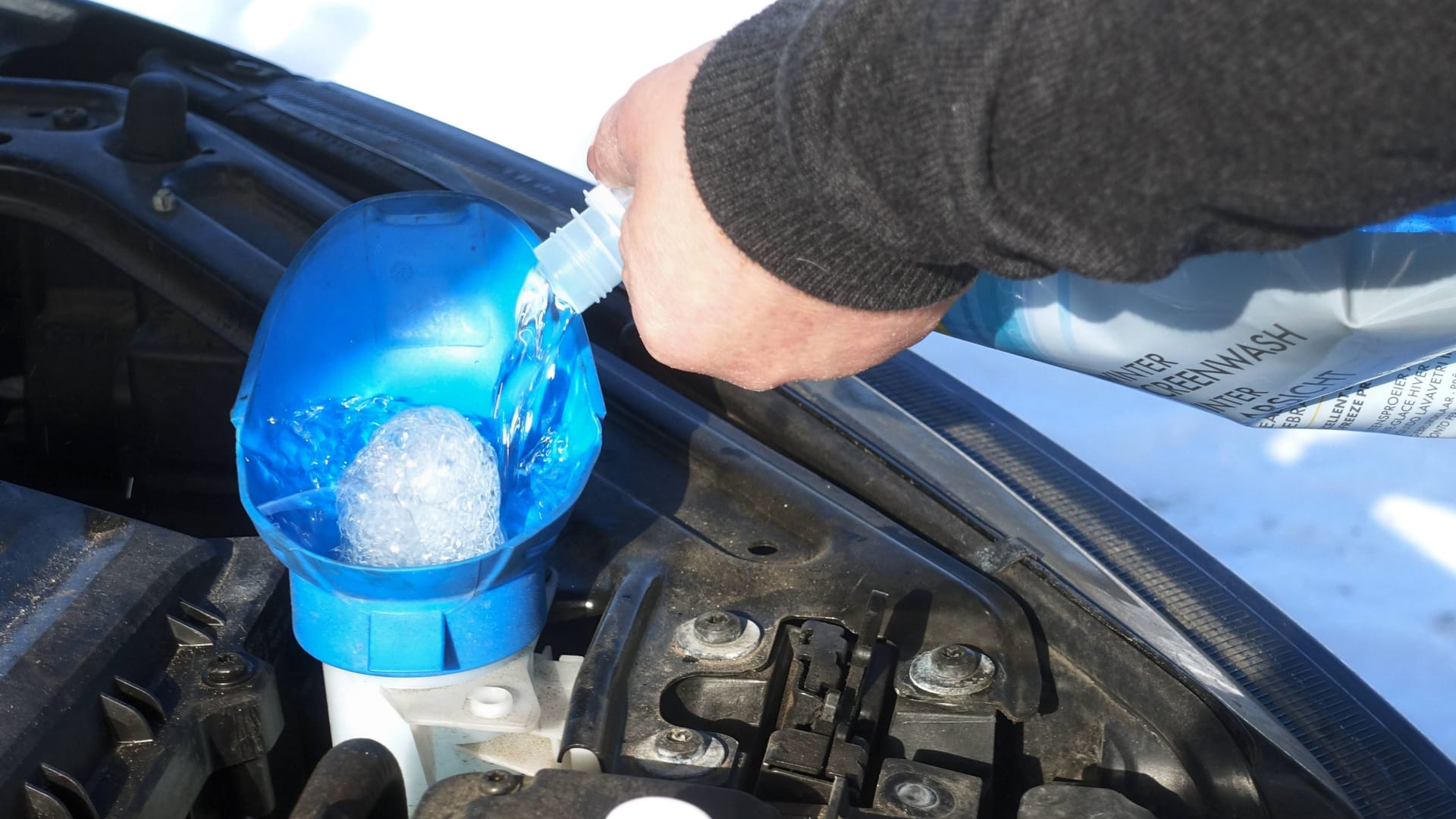 Gefahr im Winter für Autofahrer: Dieser Fehler kostet Sie die klare Sicht
